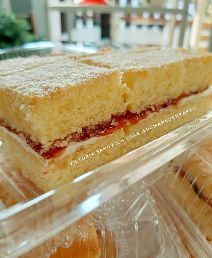 Slice – Naked Victoria Sandwich Cake – RumahKueh Kak Zu
